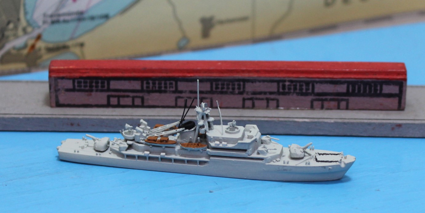 Ships-and-more - Suply vessel "Isar" dark grey (1 p.) GER 1965 Albatros ...