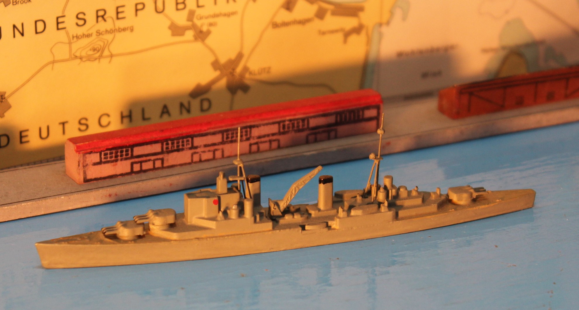 Ships-and-more - Cruiser HMS "Swiftsure" improved (1 p.) GB 1944 Tri ...