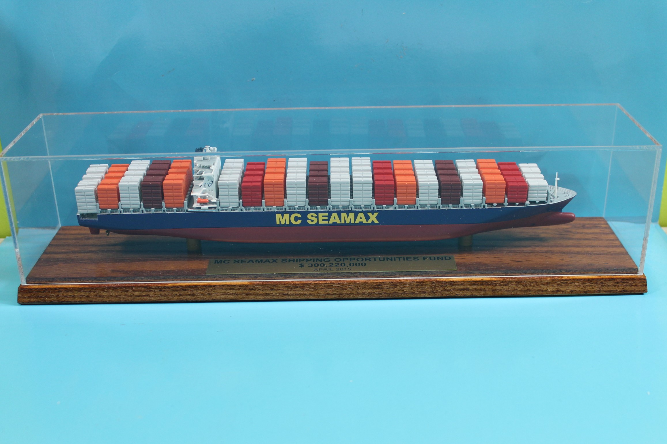 Ships-and-more - Containerschiff MC Seamax Vollrumpf (1 St.) in Vitrine ...